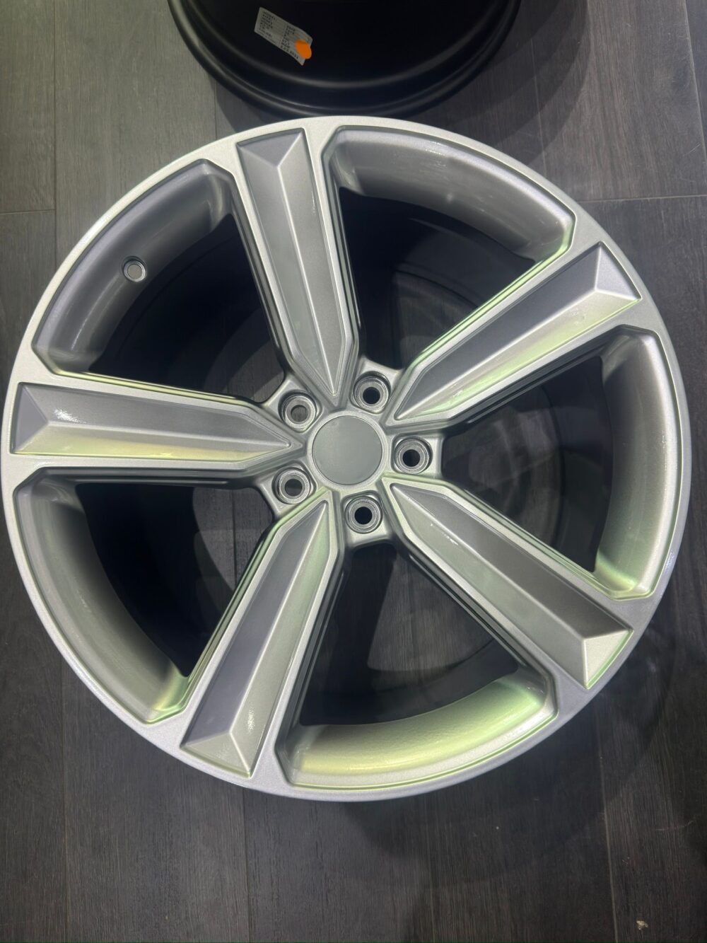 18 inç 5x112 BABAYAGA RS5 Gümüş Jant Modeli Audi - Jant Burada
